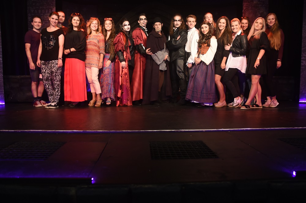 Muzikál Doktor Faust odtajnil kostýmy a jde do finále :: JsmeUspesni.cz